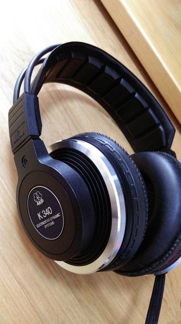 AKG K340 Electrostatic-Dynamic Headphone - Mobile01